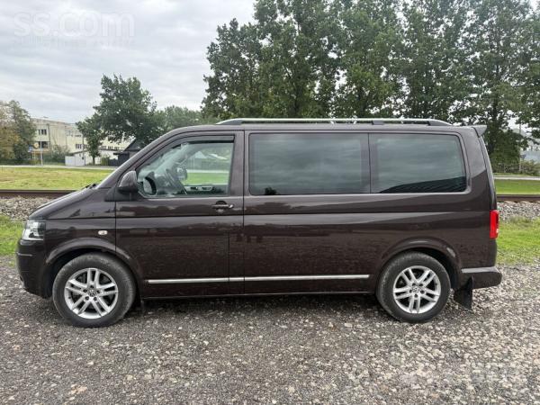 Brūns Volkswagen Multivan 2011 Jelgava, ar dzinēja tilpumu 2.00 L un nobraukumu 275 tūkst. km par 13500 €, foto 6 vietnē AUTOMOTO.COM.LV