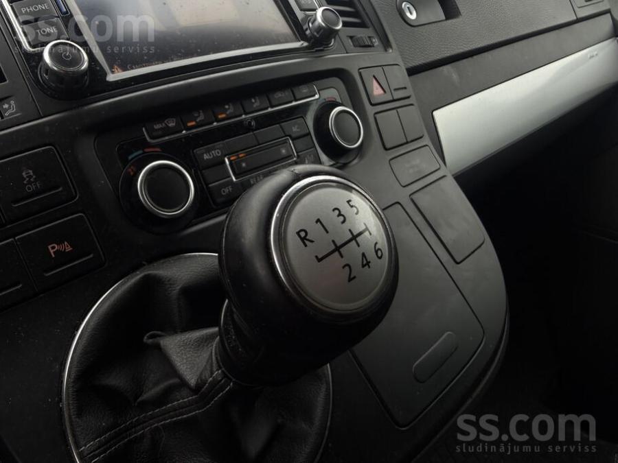 Brūns Volkswagen Multivan 2011 Jelgava, ar dzinēja tilpumu 2.00 L un nobraukumu 275 tūkst. km par 13500 €, foto 14 vietnē AUTOMOTO.COM.LV