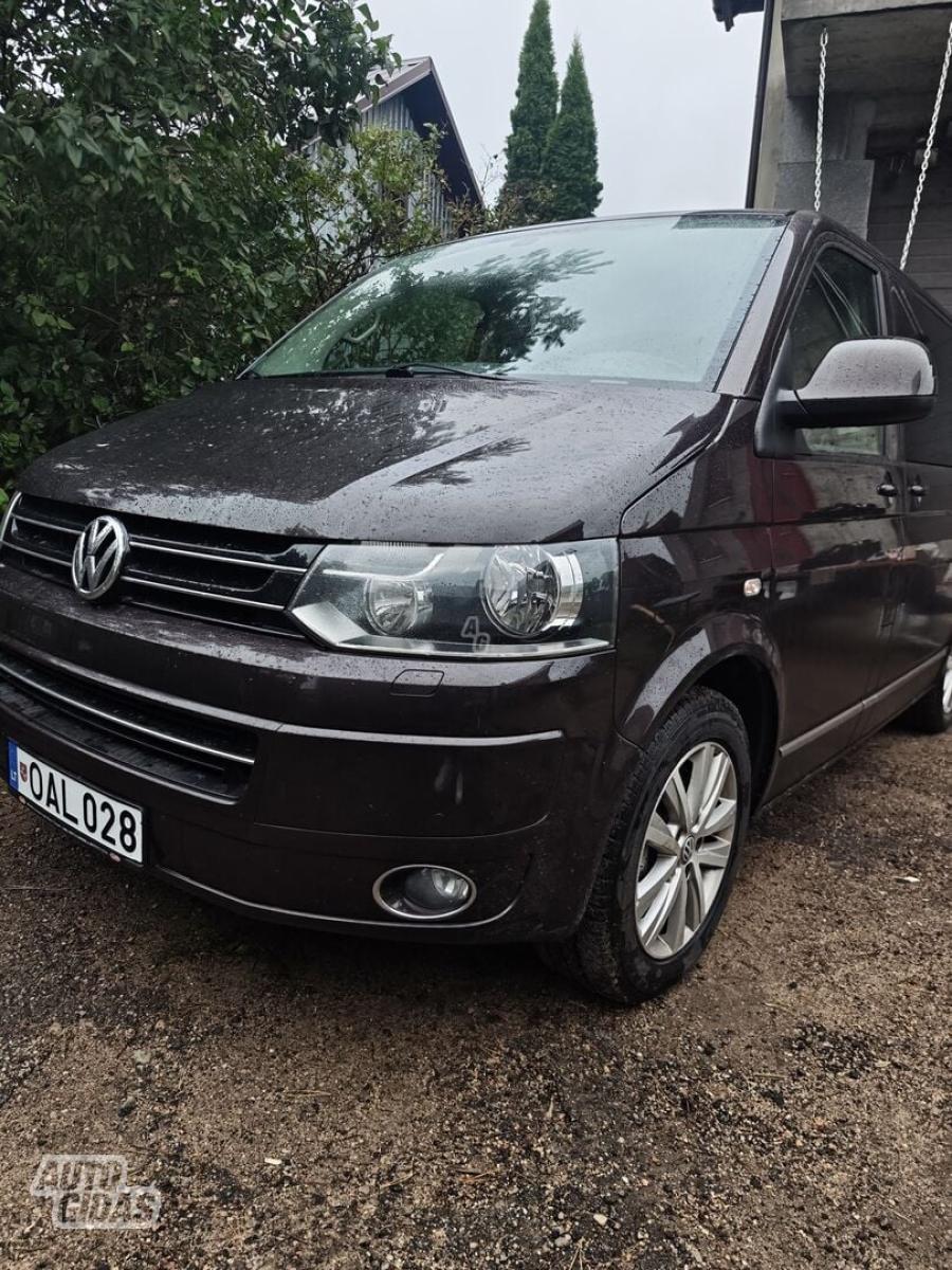 Brūns Volkswagen Multivan 2011 Vievis, ar dzinēja tilpumu 2.00 L un nobraukumu 381 tūkst. km par 16000 €, foto 1 vietnē AUTOMOTO.COM.LV