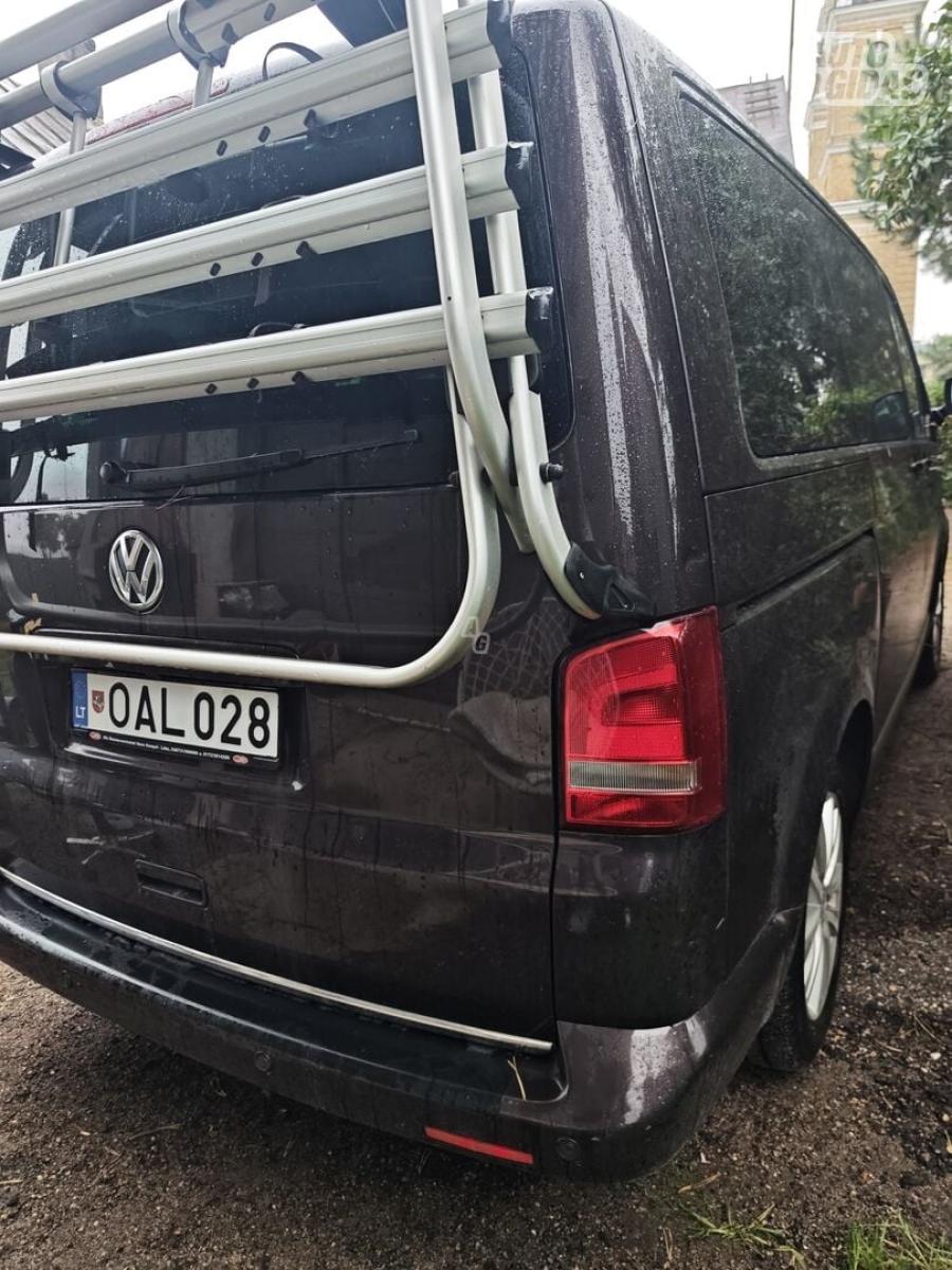 Brūns Volkswagen Multivan 2011 Vievis, ar dzinēja tilpumu 2.00 L un nobraukumu 381 tūkst. km par 16000 €, foto 5 vietnē AUTOMOTO.COM.LV