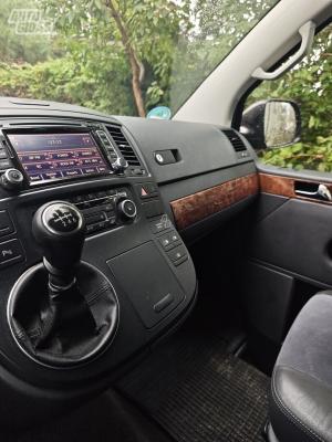 Brūns Volkswagen Multivan 2011 Vievis, ar dzinēja tilpumu 2.00 L un nobraukumu 381 tūkst. km par 16000 €, foto 13 vietnē AUTOMOTO.COM.LV