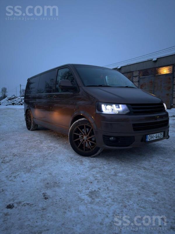 Brown Volkswagen Multivan 2012 in Daugavpils, with an engine capacity of 2.00 L and mileage of 0 thousand km for 20000 €, photo 4 on AUTOMOTO.COM.LV