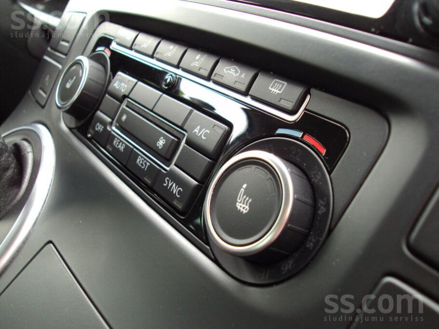 Brūns Volkswagen Multivan 2012 Rīga, ar dzinēja tilpumu 2.00 L un nobraukumu 200 tūkst. km par 19000 €, foto 10 vietnē AUTOMOTO.COM.LV