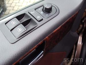Brūns Volkswagen Multivan 2012 Rīga, ar dzinēja tilpumu 2.00 L un nobraukumu 200 tūkst. km par 19000 €, foto 15 vietnē AUTOMOTO.COM.LV