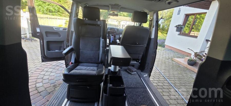 Brūns Volkswagen Multivan 2013 Ogre, ar dzinēja tilpumu 2.00 L un nobraukumu 178 tūkst. km par 19876 €, foto 18 vietnē AUTOMOTO.COM.LV
