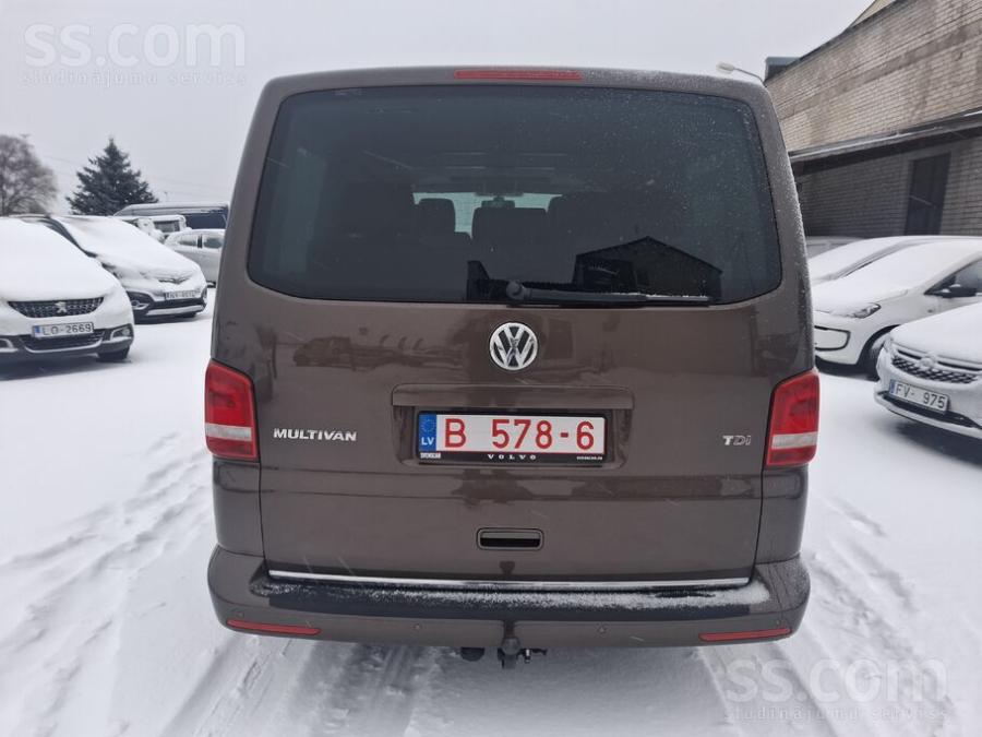 Brūns Volkswagen Multivan 2014 Talsi, ar dzinēja tilpumu 2.00 L un nobraukumu 197 tūkst. km par 17800 €, foto 6 vietnē AUTOMOTO.COM.LV