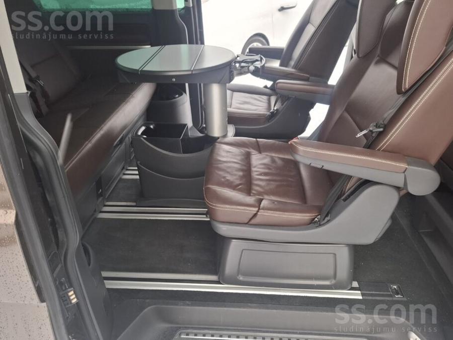 Brūns Volkswagen Multivan 2014 Talsi, ar dzinēja tilpumu 2.00 L un nobraukumu 197 tūkst. km par 17800 €, foto 20 vietnē AUTOMOTO.COM.LV