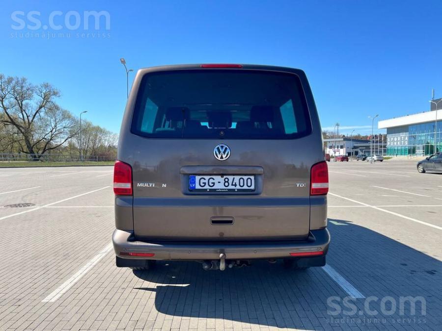 Brown Volkswagen Multivan 2014 in Rezekne, with an engine capacity of 2.00 L and mileage of 357 thousand km for 14500 €, photo 6 on AUTOMOTO.COM.LV