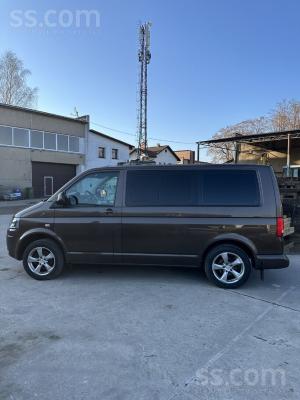 Brown Volkswagen Multivan 2014 in Rezekne, with an engine capacity of 2.00 L and mileage of 226 thousand km for 19400 €, photo 4 on AUTOMOTO.COM.LV