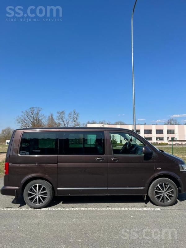 Brūns Volkswagen Multivan 2015 Jelgava, ar dzinēja tilpumu 2.00 L un nobraukumu 0 tūkst. km par 14000 €, foto 3 vietnē AUTOMOTO.COM.LV