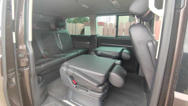 Brown Volkswagen Multivan 2016 in Maardu, with an engine capacity of 0.00 L and mileage of 205 thousand km for 20000 €, photo 8 on AUTOMOTO.COM.LV