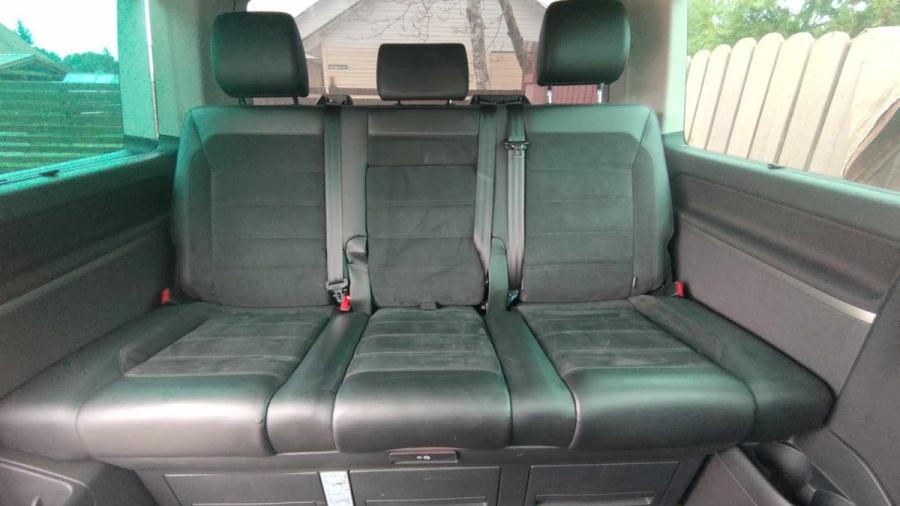 Brown Volkswagen Multivan 2016 in Maardu, with an engine capacity of 0.00 L and mileage of 205 thousand km for 20000 €, photo 17 on AUTOMOTO.COM.LV