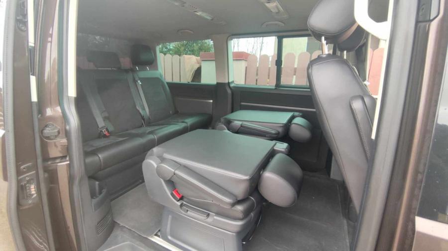 Brown Volkswagen Multivan 2016 in Maardu, with an engine capacity of 0.00 L and mileage of 205 thousand km for 20000 €, photo 22 on AUTOMOTO.COM.LV