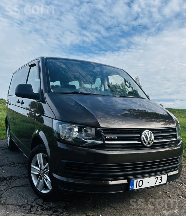 Brown Volkswagen Multivan 2016 in Daugavpils, with an engine capacity of 2.00 L and mileage of 168 thousand km for 27500 €, photo 5 on AUTOMOTO.COM.LV