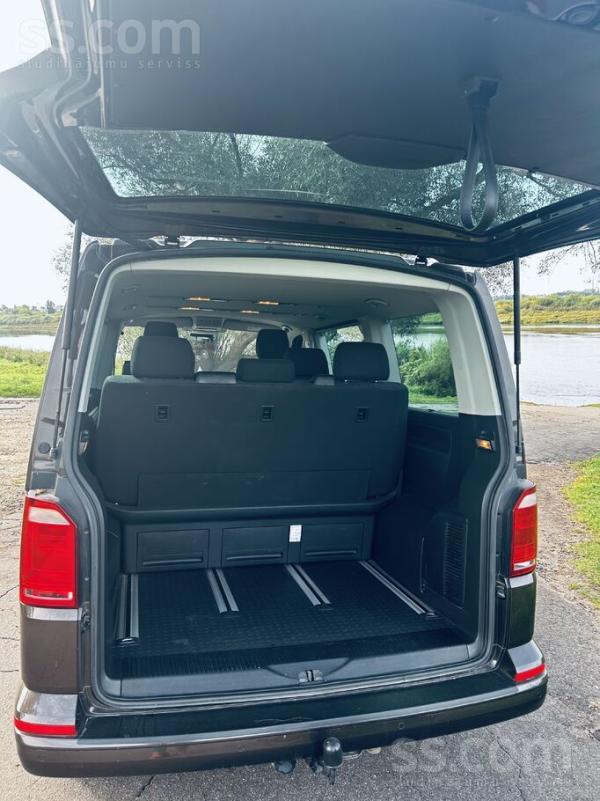 Brown Volkswagen Multivan 2016 in Daugavpils, with an engine capacity of 2.00 L and mileage of 168 thousand km for 27500 €, photo 6 on AUTOMOTO.COM.LV