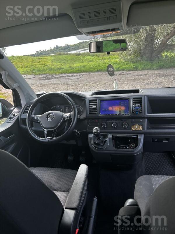 Brown Volkswagen Multivan 2016 in Daugavpils, with an engine capacity of 2.00 L and mileage of 168 thousand km for 27500 €, photo 8 on AUTOMOTO.COM.LV