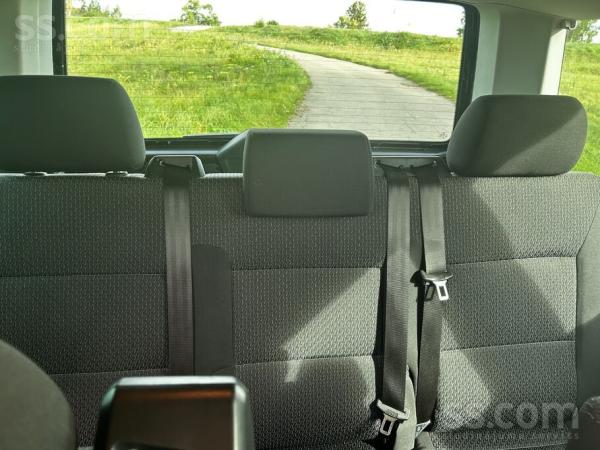 Brown Volkswagen Multivan 2016 in Daugavpils, with an engine capacity of 2.00 L and mileage of 168 thousand km for 27500 €, photo 10 on AUTOMOTO.COM.LV