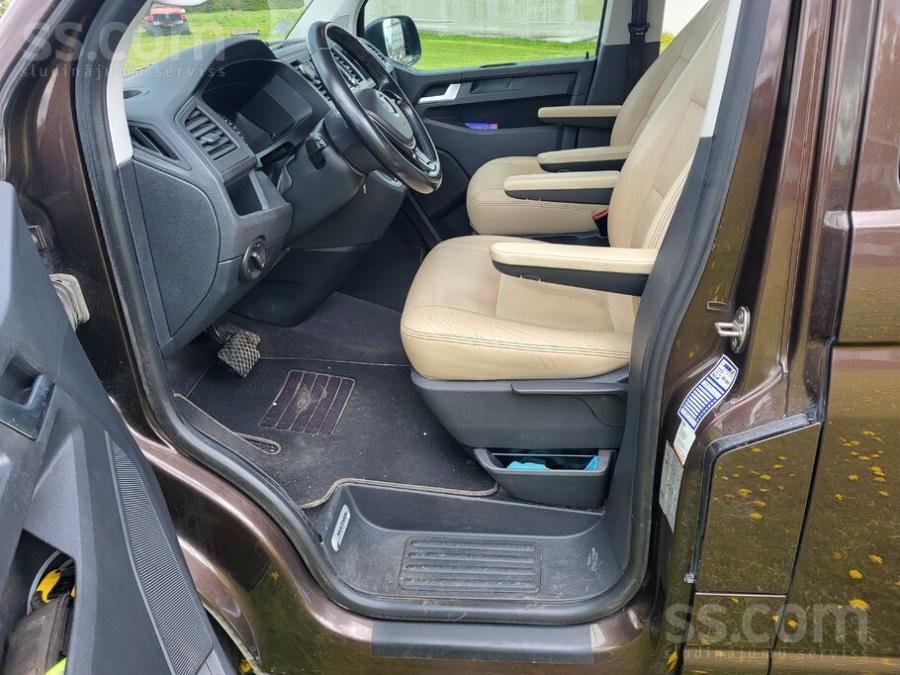 Brown Volkswagen Multivan 2017 in Cesis, with an engine capacity of 2.00 L and mileage of 288 thousand km for 24000 €, photo 11 on AUTOMOTO.COM.LV