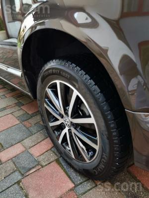 Brown Volkswagen Multivan 2017 in Liepaja, with an engine capacity of 2.00 L and mileage of 196 thousand km for 25500 €, photo 4 on AUTOMOTO.COM.LV