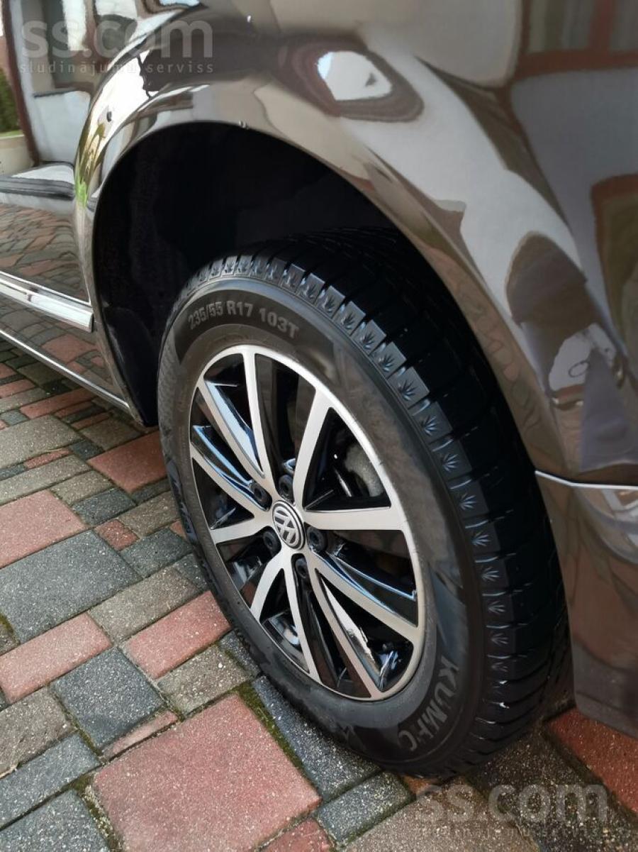 Brown Volkswagen Multivan 2017 in Liepaja, with an engine capacity of 2.00 L and mileage of 196 thousand km for 25500 €, photo 4 on AUTOMOTO.COM.LV