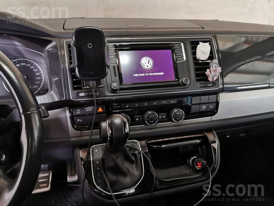Brown Volkswagen Multivan 2017 in Liepaja, with an engine capacity of 2.00 L and mileage of 196 thousand km for 25500 €, photo 7 on AUTOMOTO.COM.LV
