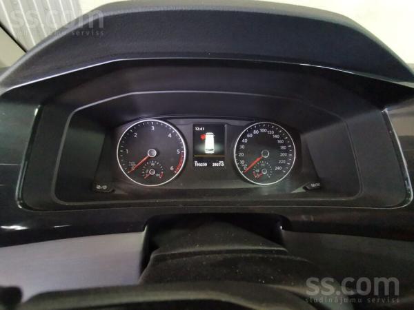 Brūns Volkswagen Multivan 2017 Liepāja, ar dzinēja tilpumu 2.00 L un nobraukumu 196 tūkst. km par 25500 €, foto 9 vietnē AUTOMOTO.COM.LV