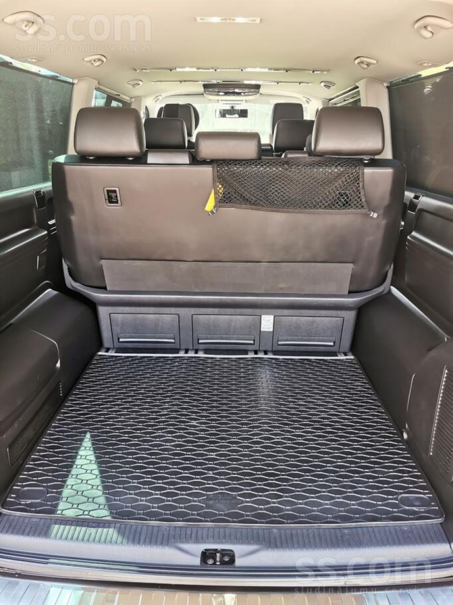 Brown Volkswagen Multivan 2017 in Liepaja, with an engine capacity of 2.00 L and mileage of 196 thousand km for 25500 €, photo 15 on AUTOMOTO.COM.LV
