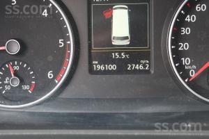 Brūns Volkswagen Multivan 2017 Liepāja, ar dzinēja tilpumu 2.00 L un nobraukumu 196 tūkst. km par 25000 €, foto 19 vietnē AUTOMOTO.COM.LV