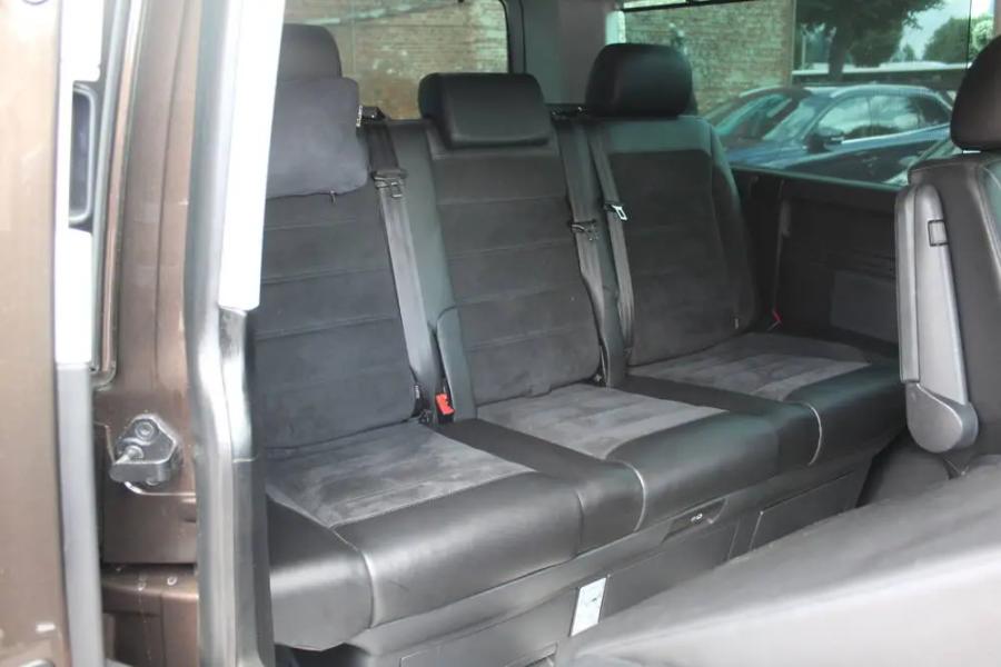 Brūns Volkswagen Multivan 2017 Liepāja, ar dzinēja tilpumu 2.00 L un nobraukumu 196 tūkst. km par 25000 €, foto 12 vietnē AUTOMOTO.COM.LV