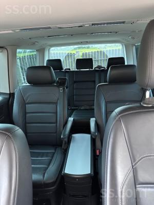 Brūns Volkswagen Multivan 2021 Rīga, ar dzinēja tilpumu 2.00 L un nobraukumu 84 tūkst. km par 49500 €, foto 9 vietnē AUTOMOTO.COM.LV