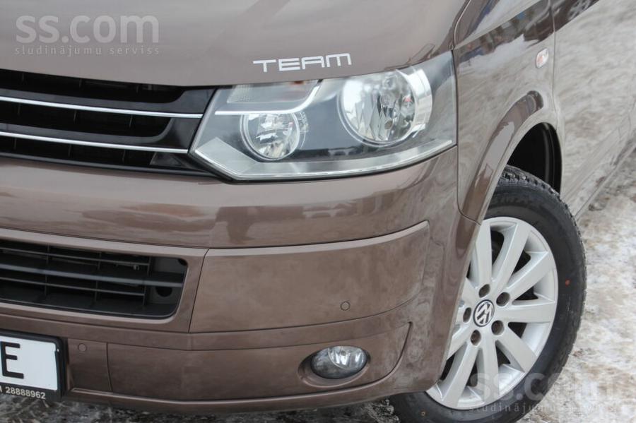 Brūns Volkswagen Multivan 2010 Tukums, ar dzinēja tilpumu 2.00 L un nobraukumu 270 tūkst. km par 16000 €, foto 13 vietnē AUTOMOTO.COM.LV