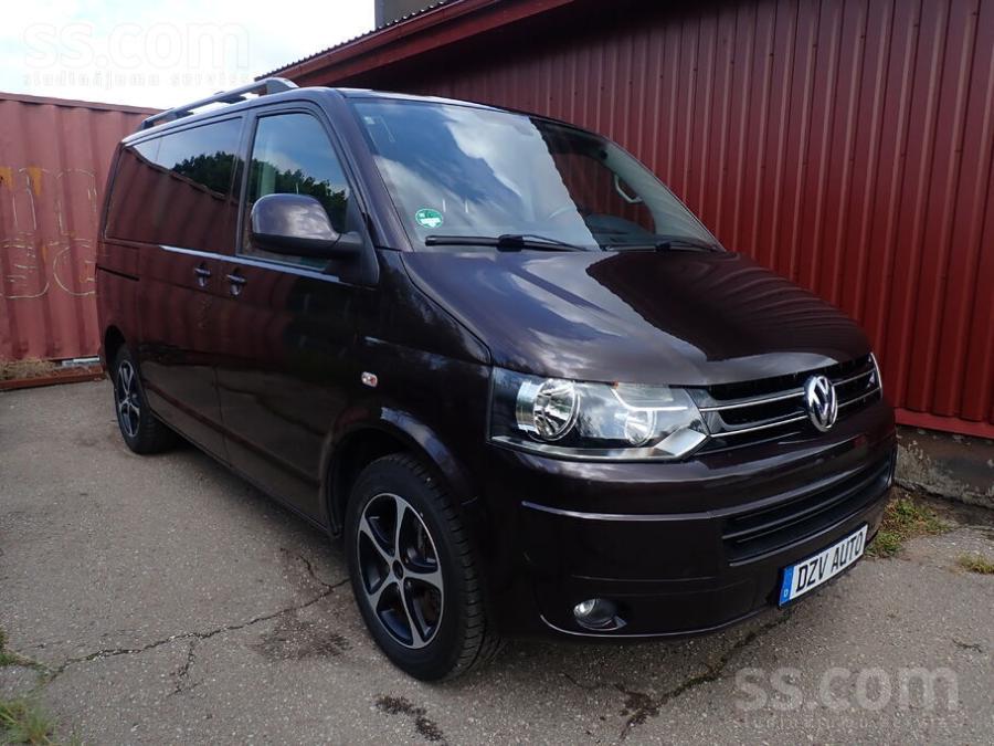 Brown Volkswagen Multivan 2010 in Liepaja, with an engine capacity of 2.00 L and mileage of 171 thousand km for 14450 €, photo 1 on AUTOMOTO.COM.LV