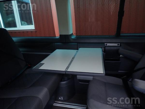Brūns Volkswagen Multivan 2010 Liepāja, ar dzinēja tilpumu 2.00 L un nobraukumu 171 tūkst. km par 14450 €, foto 7 vietnē AUTOMOTO.COM.LV