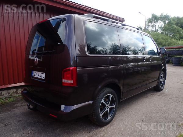 Brown Volkswagen Multivan 2010 in Liepaja, with an engine capacity of 2.00 L and mileage of 171 thousand km for 14450 €, photo 2 on AUTOMOTO.COM.LV