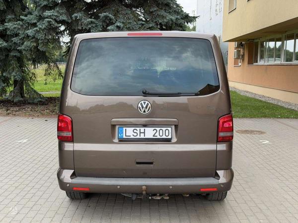 Brūns Volkswagen Multivan 2010 Kauņa, ar dzinēja tilpumu 1.97 L un nobraukumu 440 tūkst. km par 10300 €, foto 5 vietnē AUTOMOTO.COM.LV