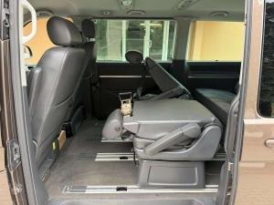 Brown Volkswagen Multivan 2010 in Kaunas, with an engine capacity of 1.97 L and mileage of 440 thousand km for 10300 €, photo 18 on AUTOMOTO.COM.LV