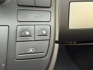 Brown Volkswagen Multivan 2010 in Kaunas, with an engine capacity of 1.97 L and mileage of 440 thousand km for 10300 €, photo 22 on AUTOMOTO.COM.LV