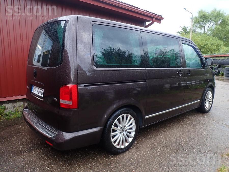 Brown Volkswagen Multivan 2010 in Liepaja, with an engine capacity of 2.00 L and mileage of 221 thousand km for 14550 €, photo 3 on AUTOMOTO.COM.LV