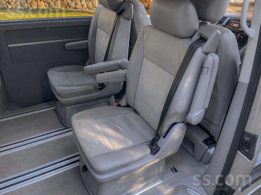 Brūns Volkswagen Multivan 2011 Jelgava, ar dzinēja tilpumu 2.00 L un nobraukumu 210 tūkst. km par 14996 €, foto 7 vietnē AUTOMOTO.COM.LV