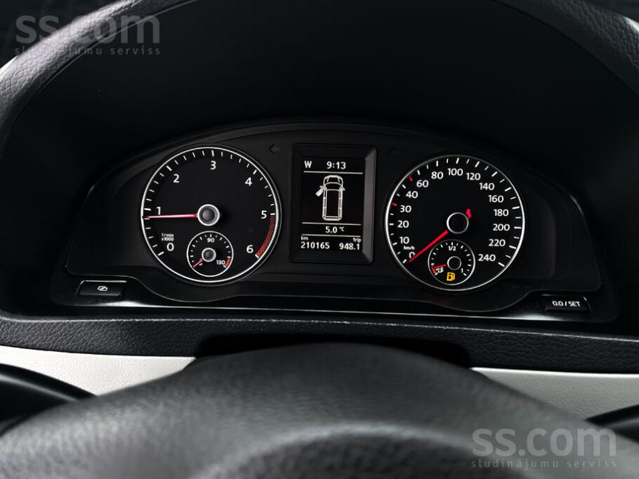 Brūns Volkswagen Multivan 2011 Jelgava, ar dzinēja tilpumu 2.00 L un nobraukumu 210 tūkst. km par 14996 €, foto 25 vietnē AUTOMOTO.COM.LV