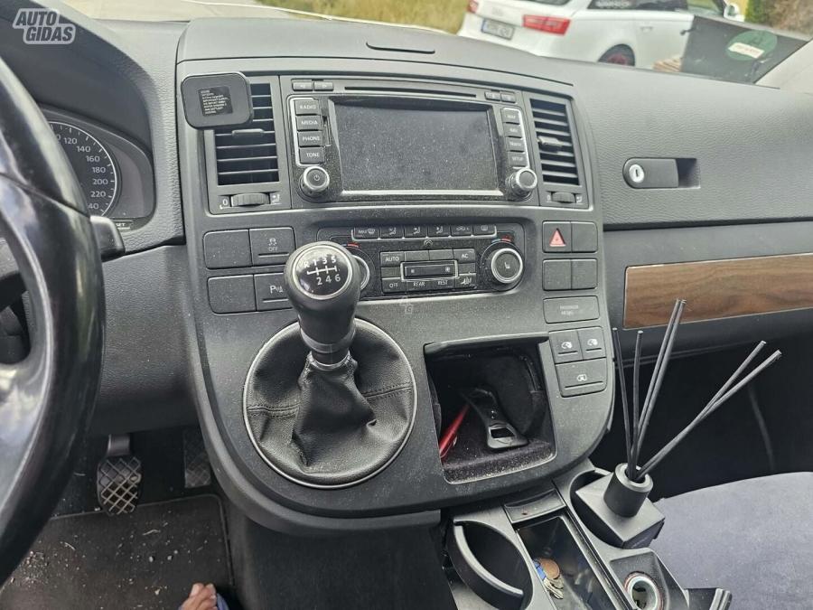 Brūns Volkswagen Multivan 2011 Kauņa, ar dzinēja tilpumu 2.00 L un nobraukumu 223 tūkst. km par 9500 €, foto 13 vietnē AUTOMOTO.COM.LV