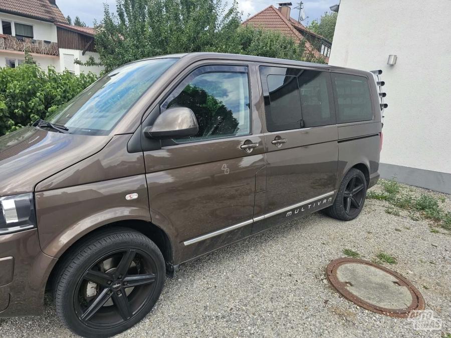 Brown Volkswagen Multivan 2011 in Kaunas, with an engine capacity of 2.00 L and mileage of 223 thousand km for 9500 €, photo 3 on AUTOMOTO.COM.LV