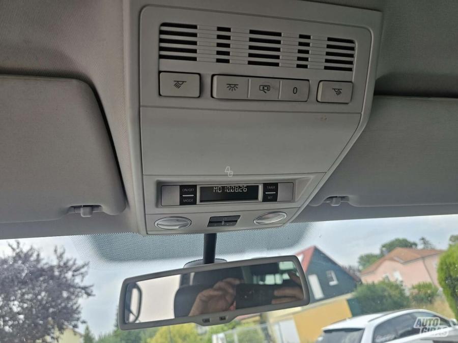 Brown Volkswagen Multivan 2011 in Kaunas, with an engine capacity of 2.00 L and mileage of 223 thousand km for 9500 €, photo 12 on AUTOMOTO.COM.LV