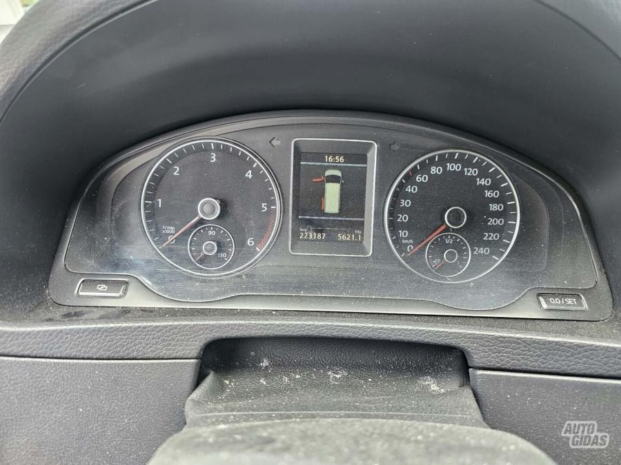 Brown Volkswagen Multivan 2011 in Kaunas, with an engine capacity of 2.00 L and mileage of 223 thousand km for 9500 €, photo 14 on AUTOMOTO.COM.LV