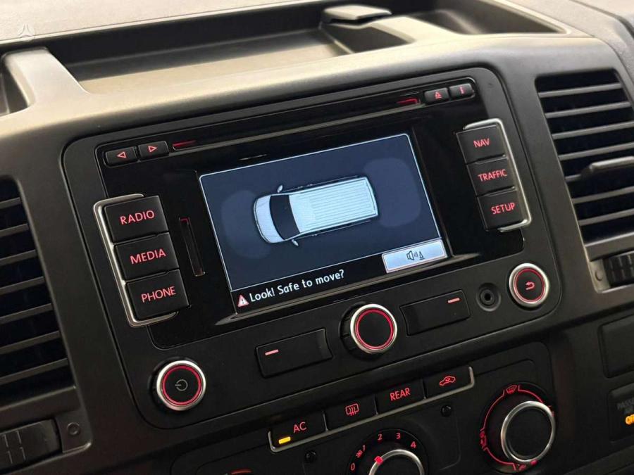 Brūns Volkswagen Multivan 2011 Marijampole, ar dzinēja tilpumu 1.97 L un nobraukumu 221 tūkst. km par 14999 €, foto 9 vietnē AUTOMOTO.COM.LV