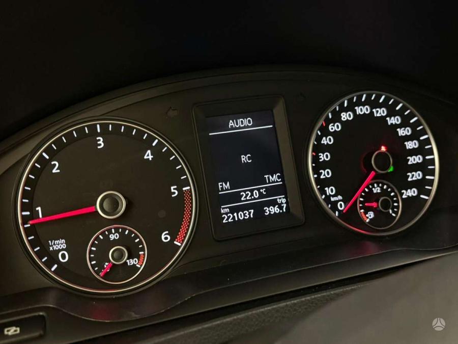 Brūns Volkswagen Multivan 2011 Marijampole, ar dzinēja tilpumu 1.97 L un nobraukumu 221 tūkst. km par 14999 €, foto 13 vietnē AUTOMOTO.COM.LV