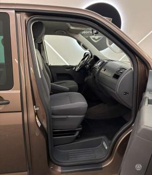 Brūns Volkswagen Multivan 2011 Marijampole, ar dzinēja tilpumu 1.97 L un nobraukumu 221 tūkst. km par 14999 €, foto 18 vietnē AUTOMOTO.COM.LV
