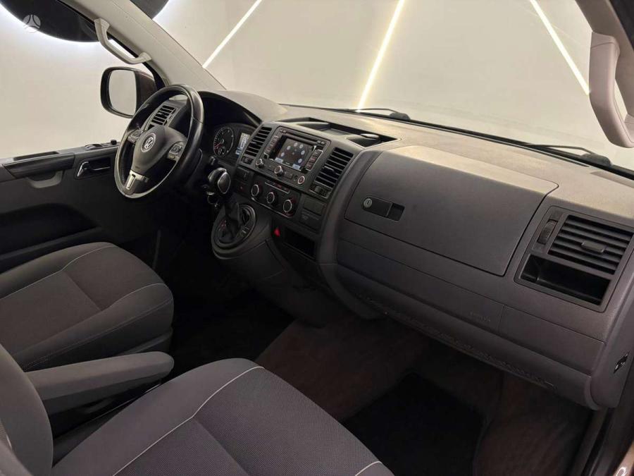 Brūns Volkswagen Multivan 2011 Marijampole, ar dzinēja tilpumu 1.97 L un nobraukumu 221 tūkst. km par 14999 €, foto 19 vietnē AUTOMOTO.COM.LV