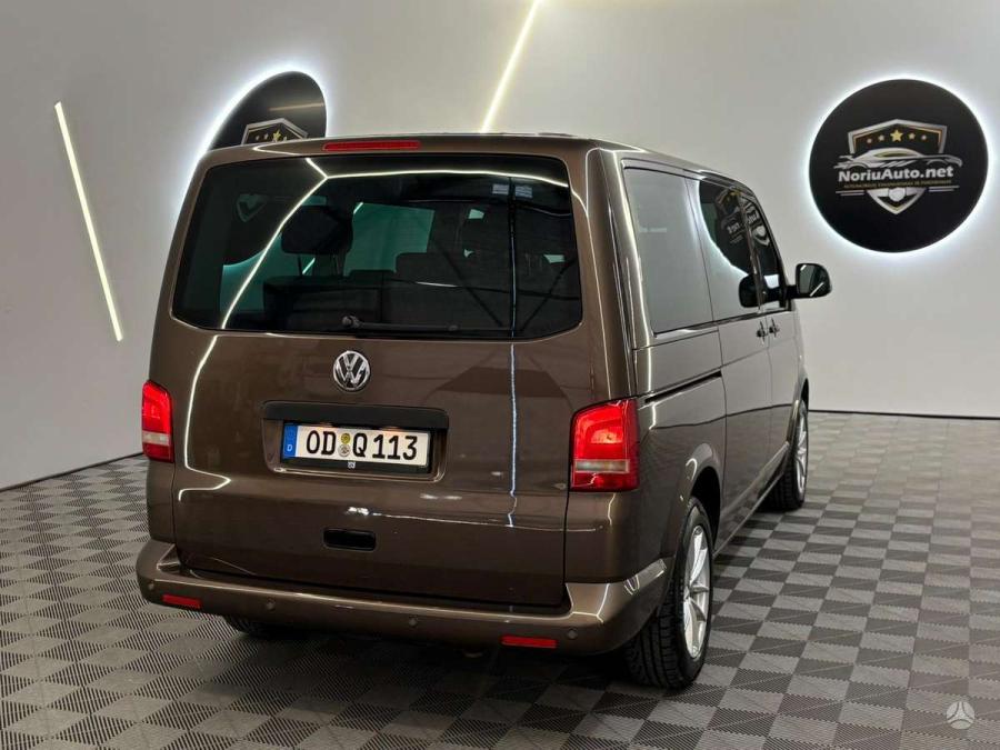Brūns Volkswagen Multivan 2011 Marijampole, ar dzinēja tilpumu 1.97 L un nobraukumu 221 tūkst. km par 14999 €, foto 23 vietnē AUTOMOTO.COM.LV