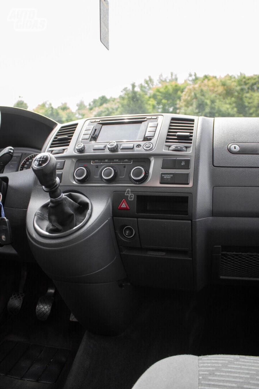 Brown Volkswagen Multivan 2013 in Kaunas, with an engine capacity of 2.00 L and mileage of 237 thousand km for 14300 €, photo 17 on AUTOMOTO.COM.LV